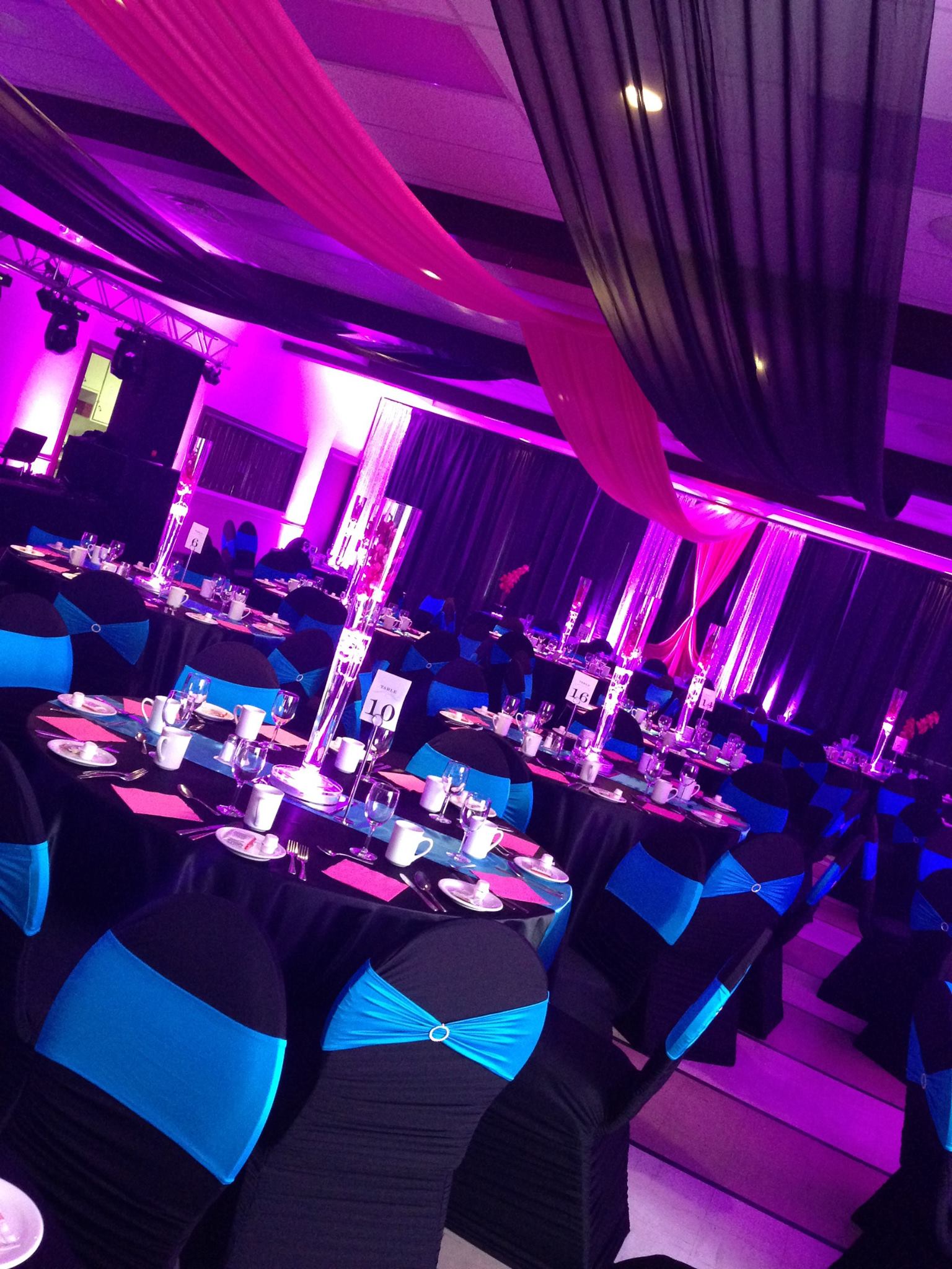 THÈME BLANC, FUSHIA ET TURQUOISE - Bleu Créateur Événementiel